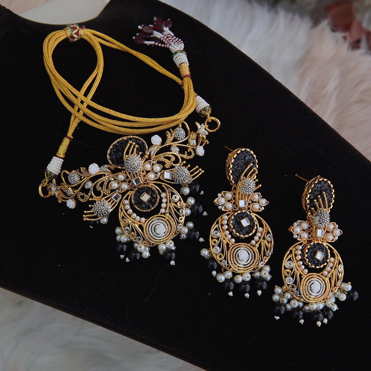 Handcrafted Crush Stone Collar Set - RS ZEVARS