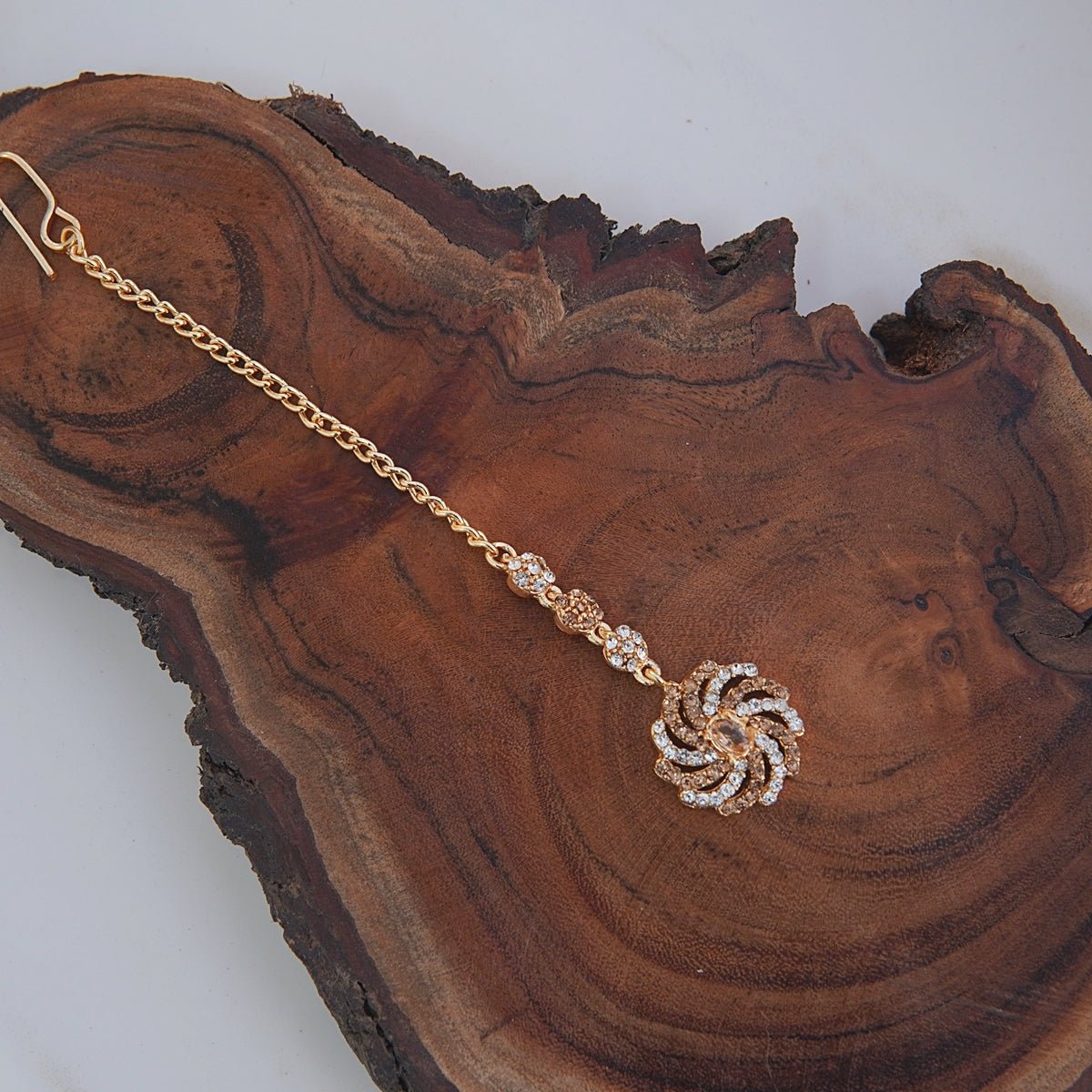 Pretty Small Tikka For Girls - RS ZEVARS